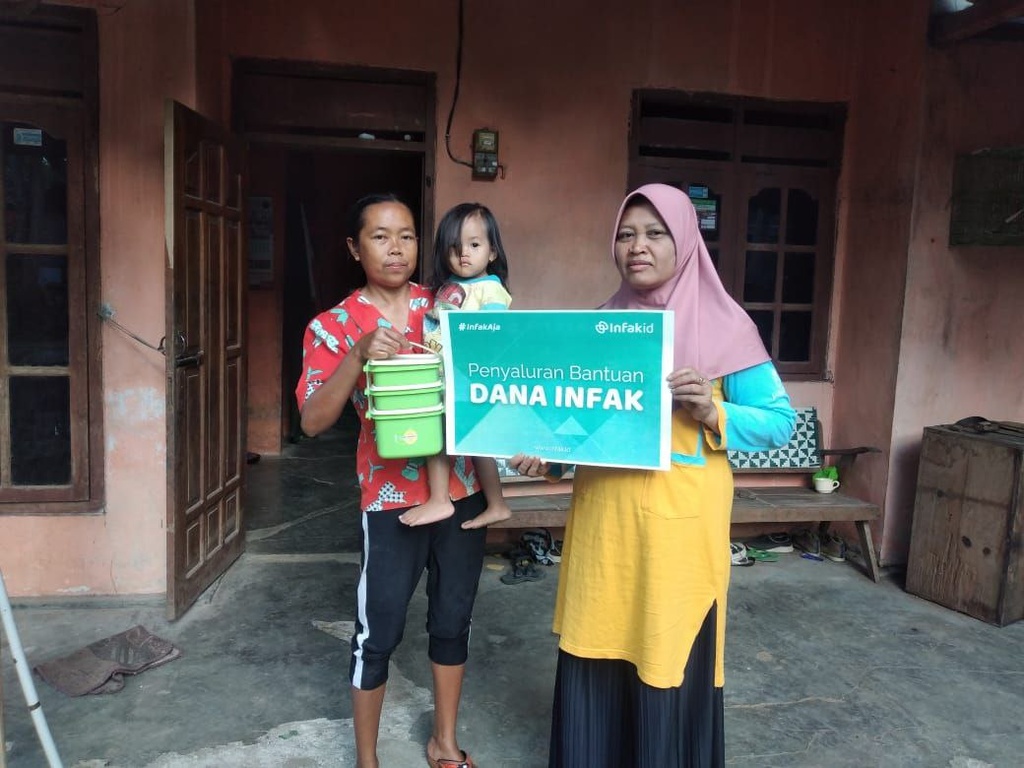 Rantang berjalan untuk atasi baduta rawan kurang gizi di desaTegaren - Infak ID